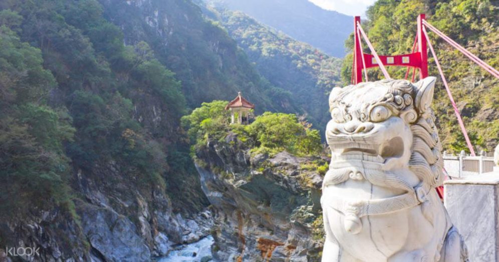 Combinatory Poetry & Taroko Gorge – Electronic Literature